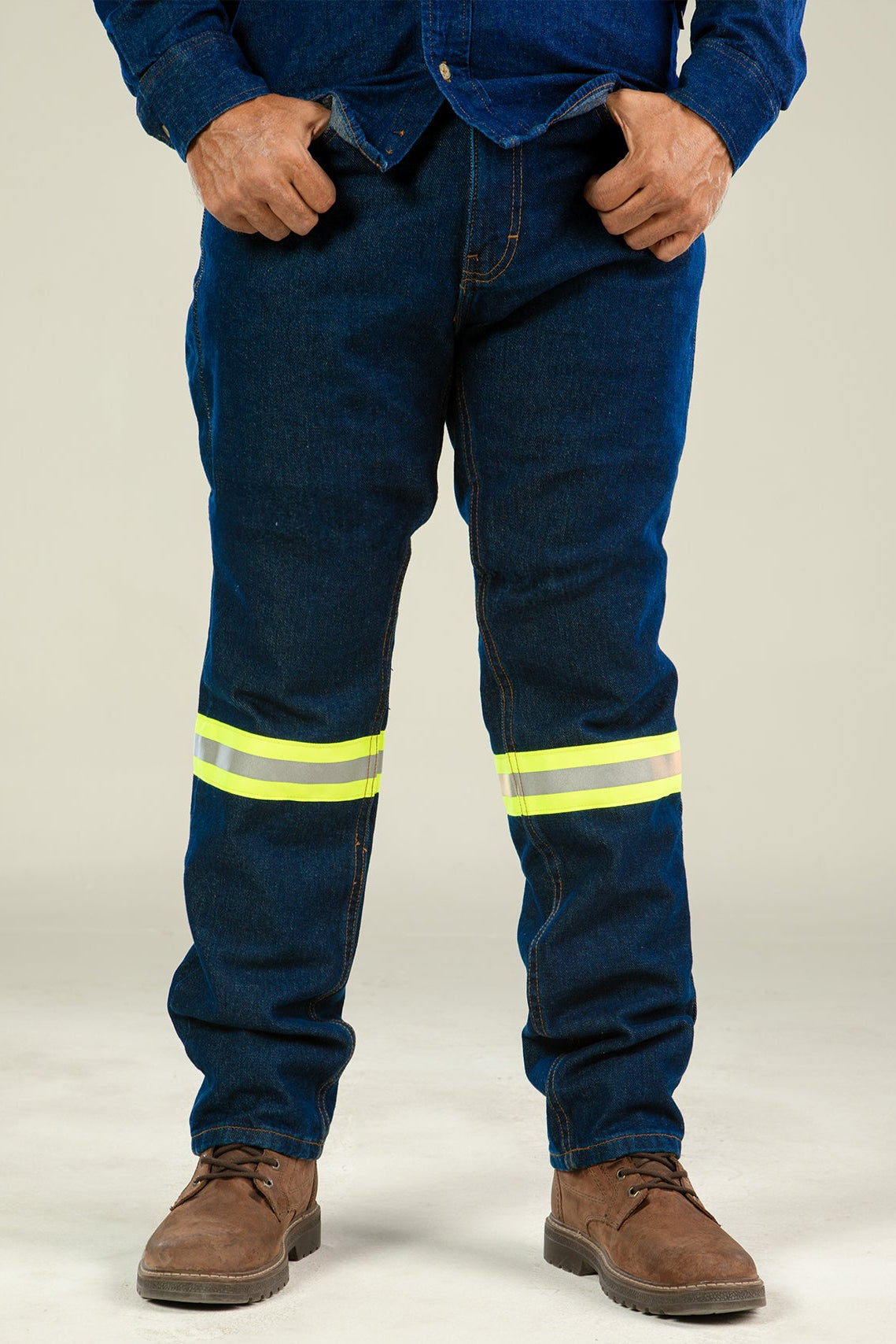 Pantalón Sierra 14 marca Antum. Color Índigo suavizado y Talla 28. Div